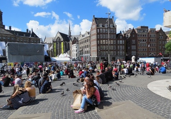 Oproepen voor kunstenaars - Jubileumzegel in het AGA LAB voor Amsterdam